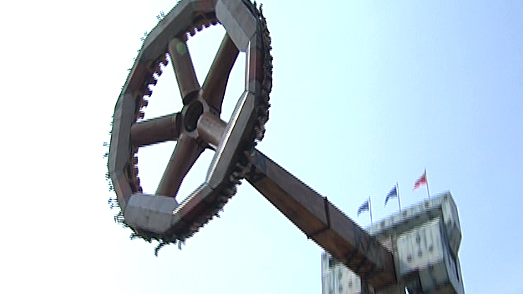 Sledge Hammer beste attractie van België en Nederland | RTV