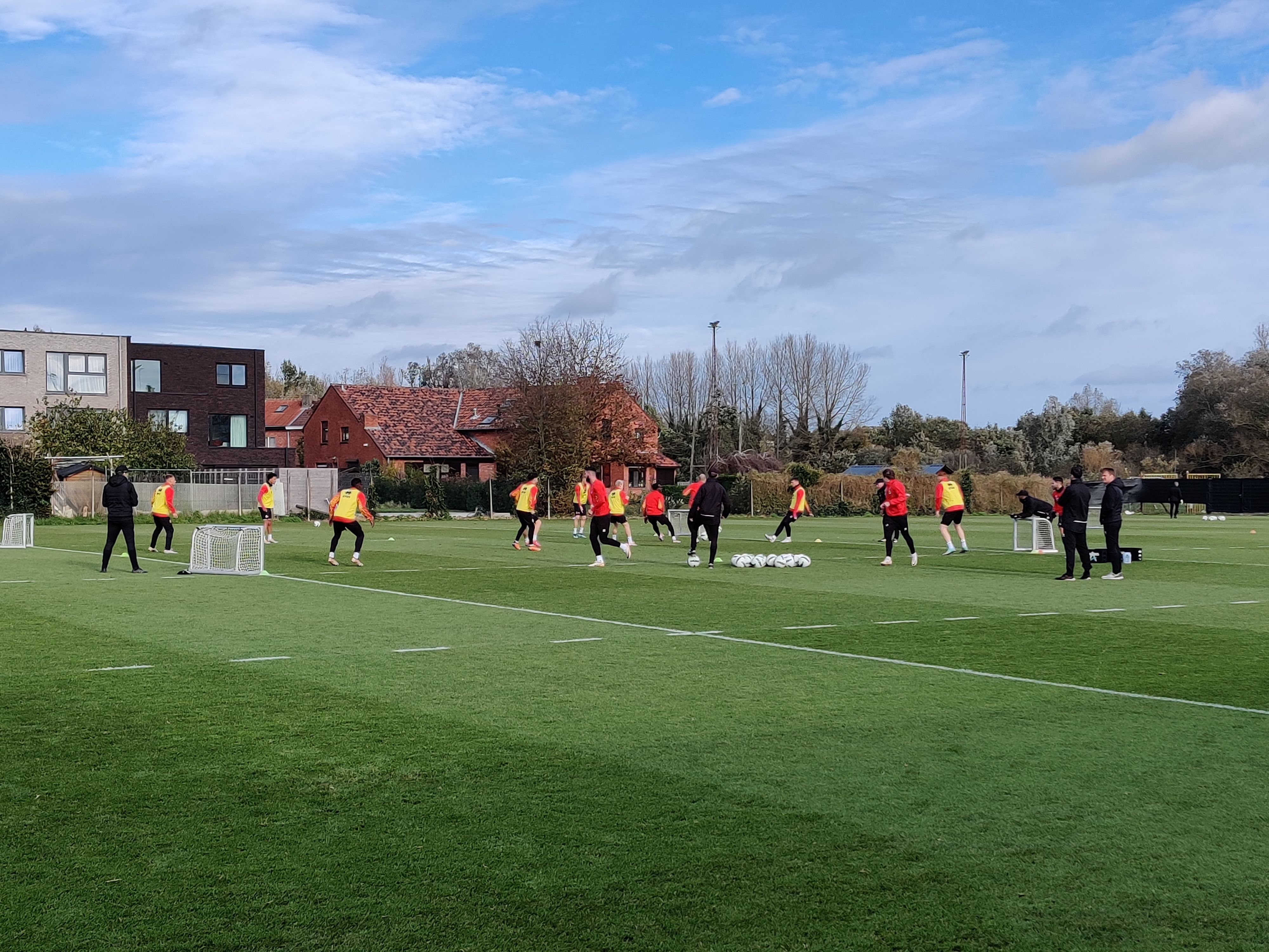 KV Mechelen begint nieuwe seizoen op veld van de kampioen | RTV