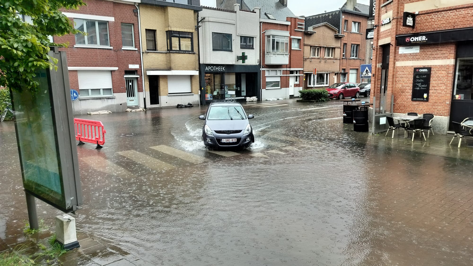 Wateroverlast in Mechelen en Lier: straten onder water | RTV