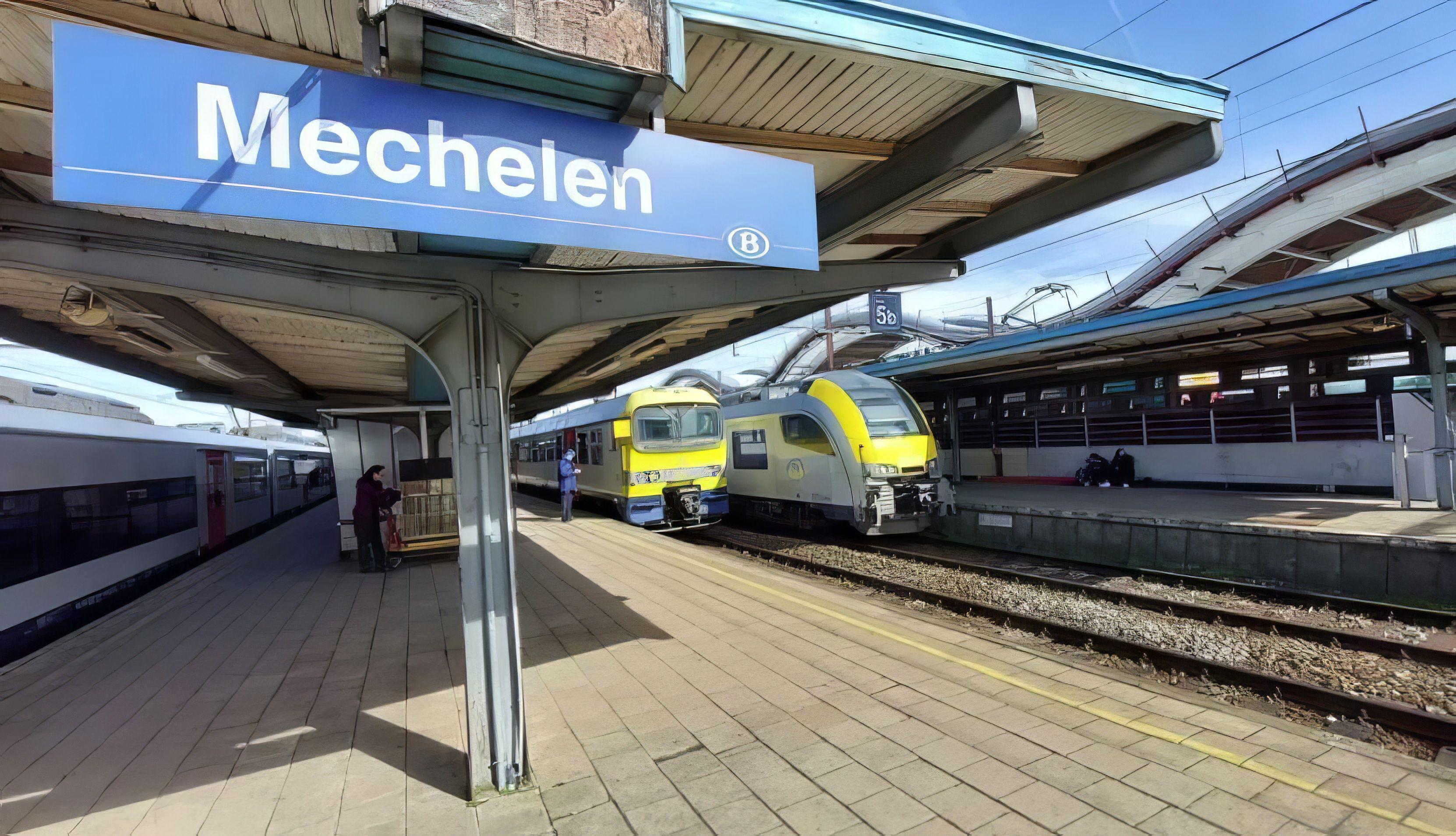 Politie controleert op openbaar vervoer aan centraal station Mechelen | RTV