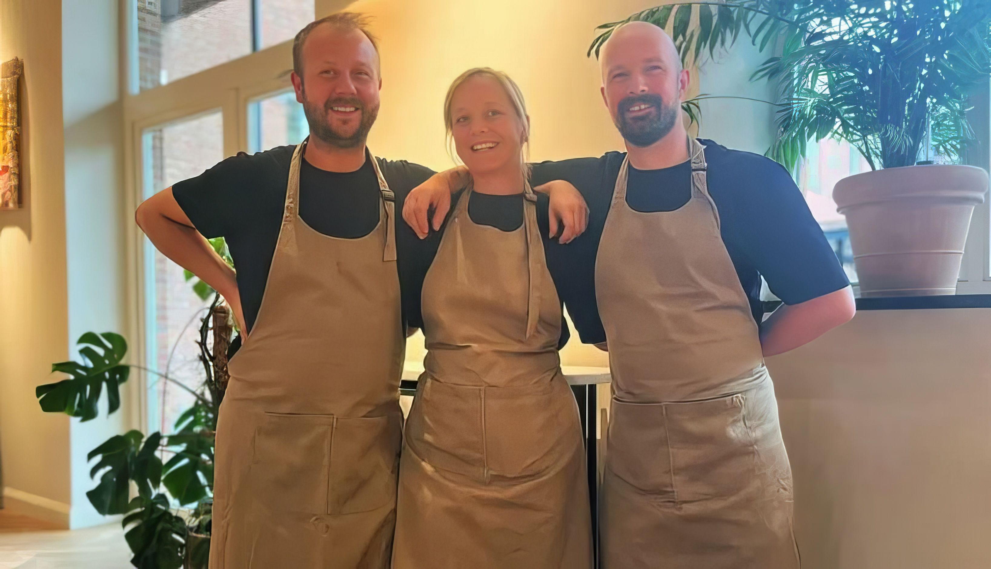 Neon Lier krijgt ster en groene ster van Michelin | RTV