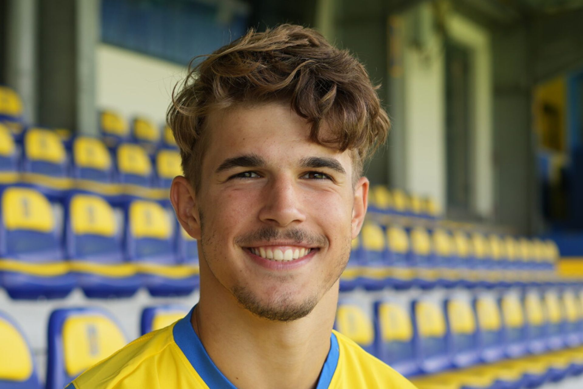 Luka Vuskovic (Westerlo) wint prijs voor omhaaldoelpunt op gala Gouden ...