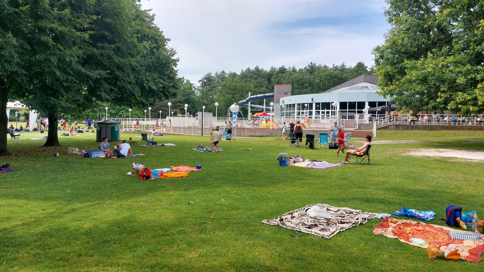 Netepark beleeft kwakkelzomer: zelfs op zonnige dagen geen stormloop | RTV