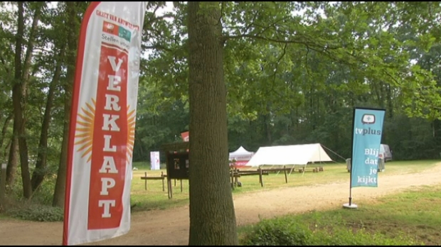 Raf Coppens open Verklapt-seizoen in Heist-op-den-Berg | RTV