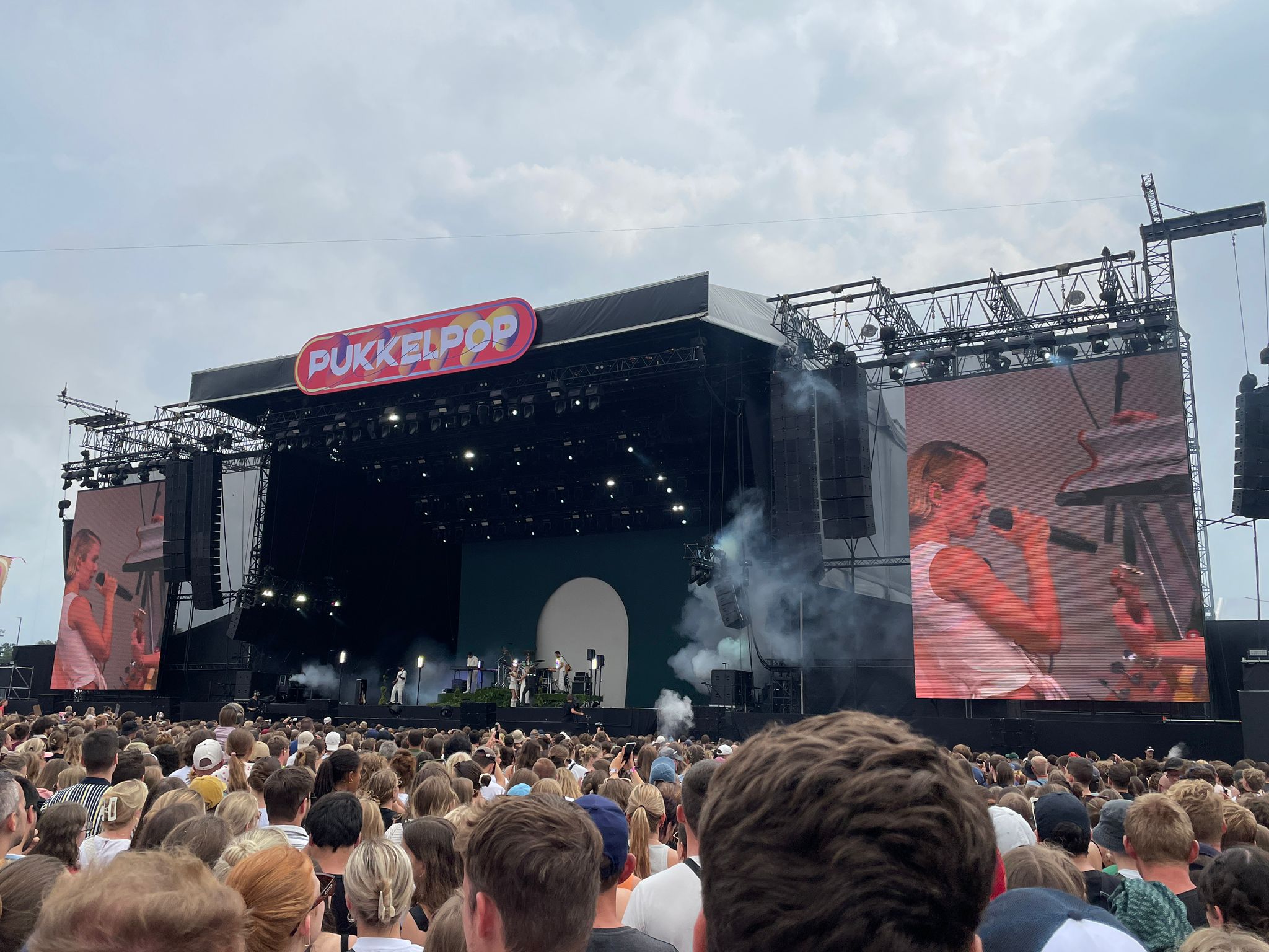 Pommelien Thijs pakt mainstage van Pukkelpop helemaal in | RTV