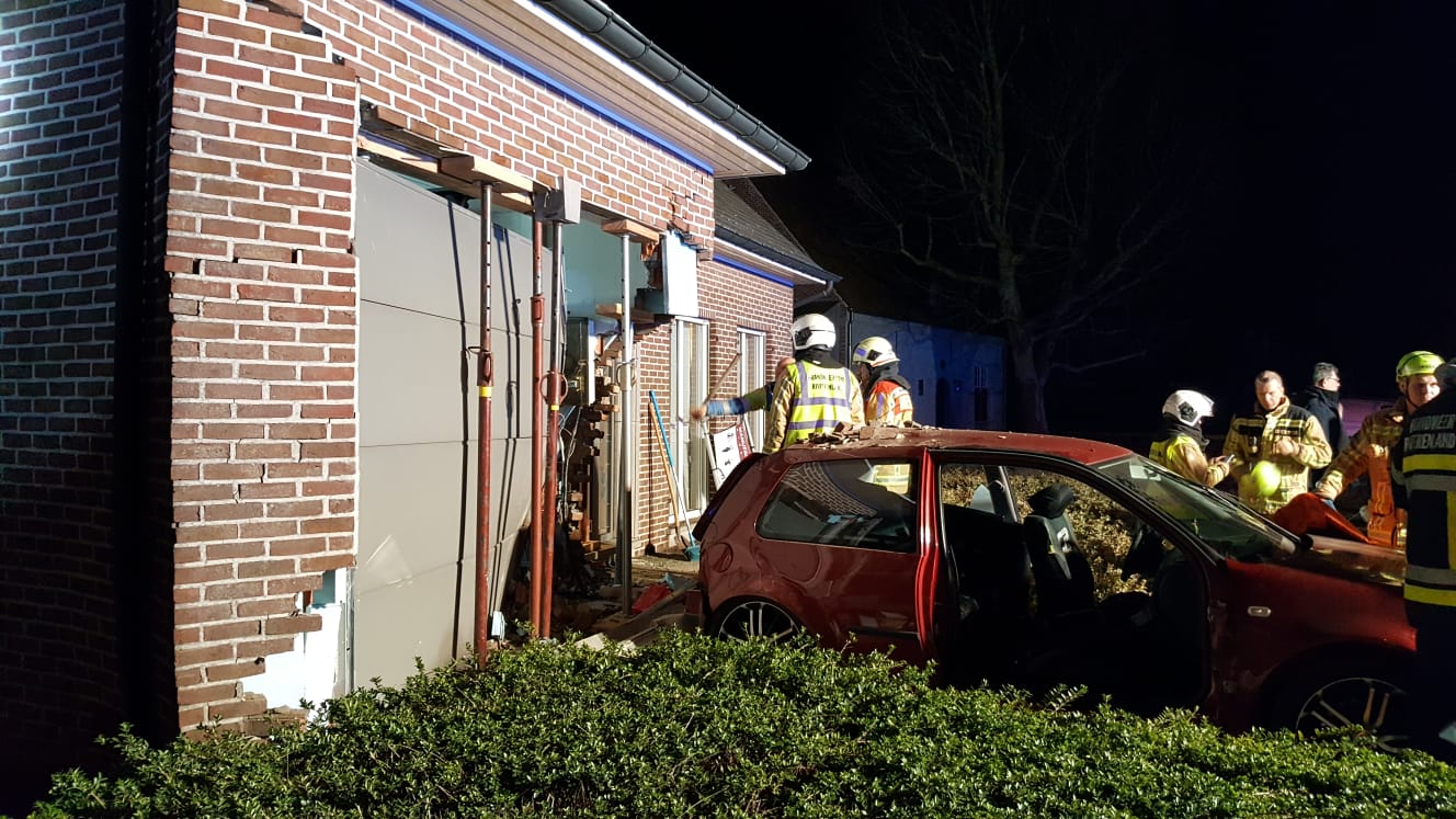 Auto in gevel: grote ravage | RTV