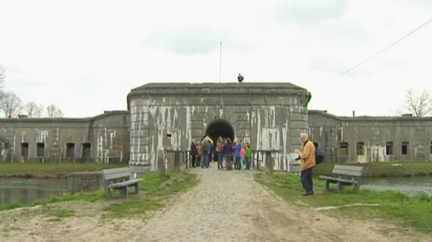 Wekelijkse herdenking aan fort van Kessel | RTV