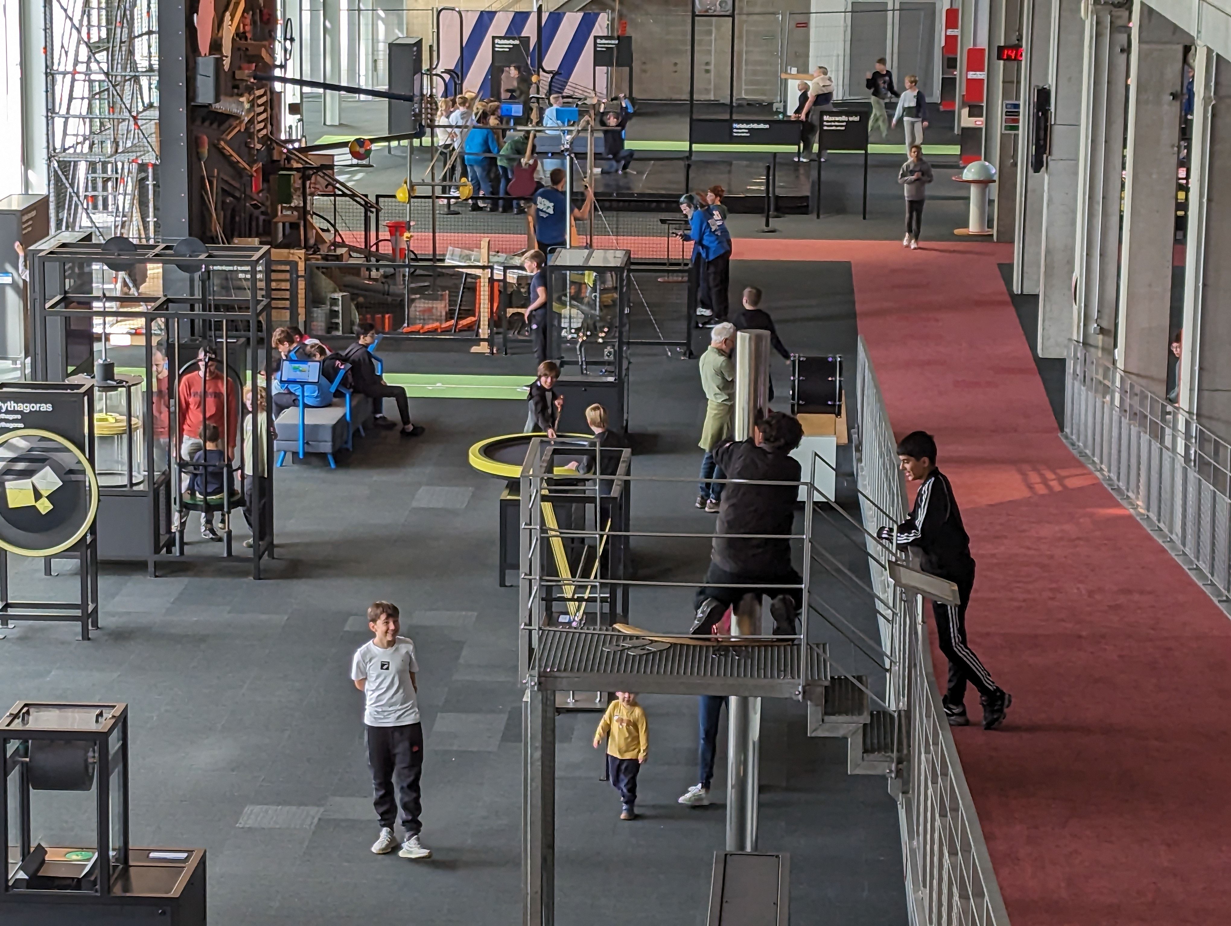 Tweede editie van TechFair in Technopolis lokt ruim 2.000 leerlingen | RTV