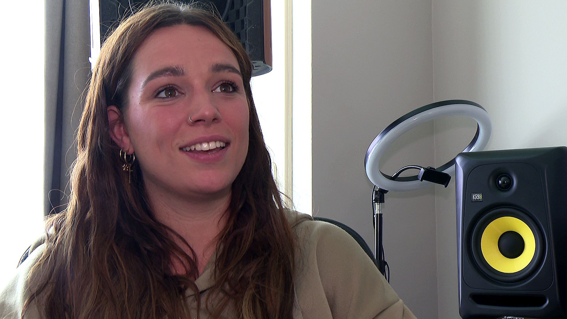 LEEZ brengt iconische hits tot leven in Vlaamse concerttournee | RTV