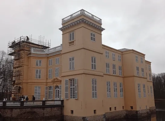 Herstellingswerken aan de torens van kasteel d’Ursel van start | RTV