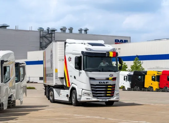 DAF Trucks viert 60 jaar productie in Oevel met exclusieve vrachtwagen ...